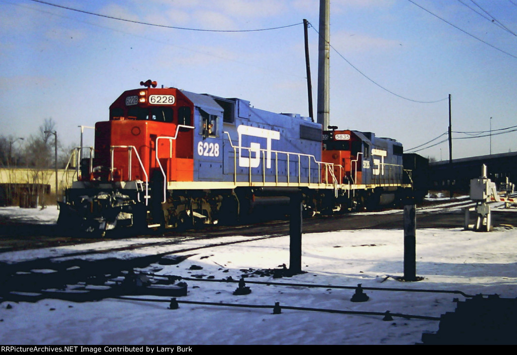 GP38-2